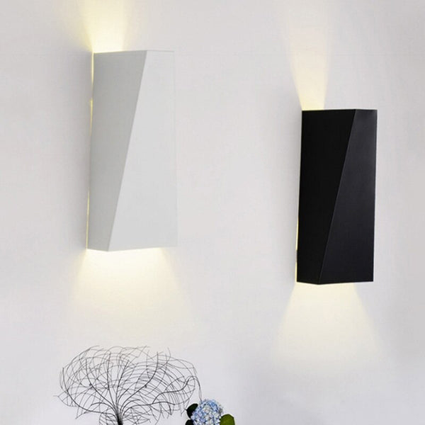 Modern Geometric LED Wall Light – Hadley